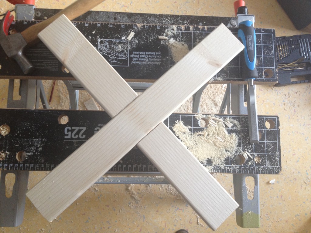 Houten kerstboom maken: zo maak je draaiende boom [werkbeschrijving ...