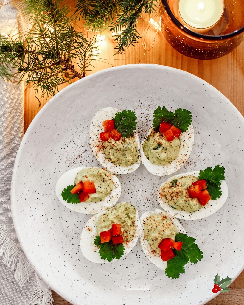 Recept | Gevulde eieren voor Kerst (hulsttakje) - Christmaholic.nl