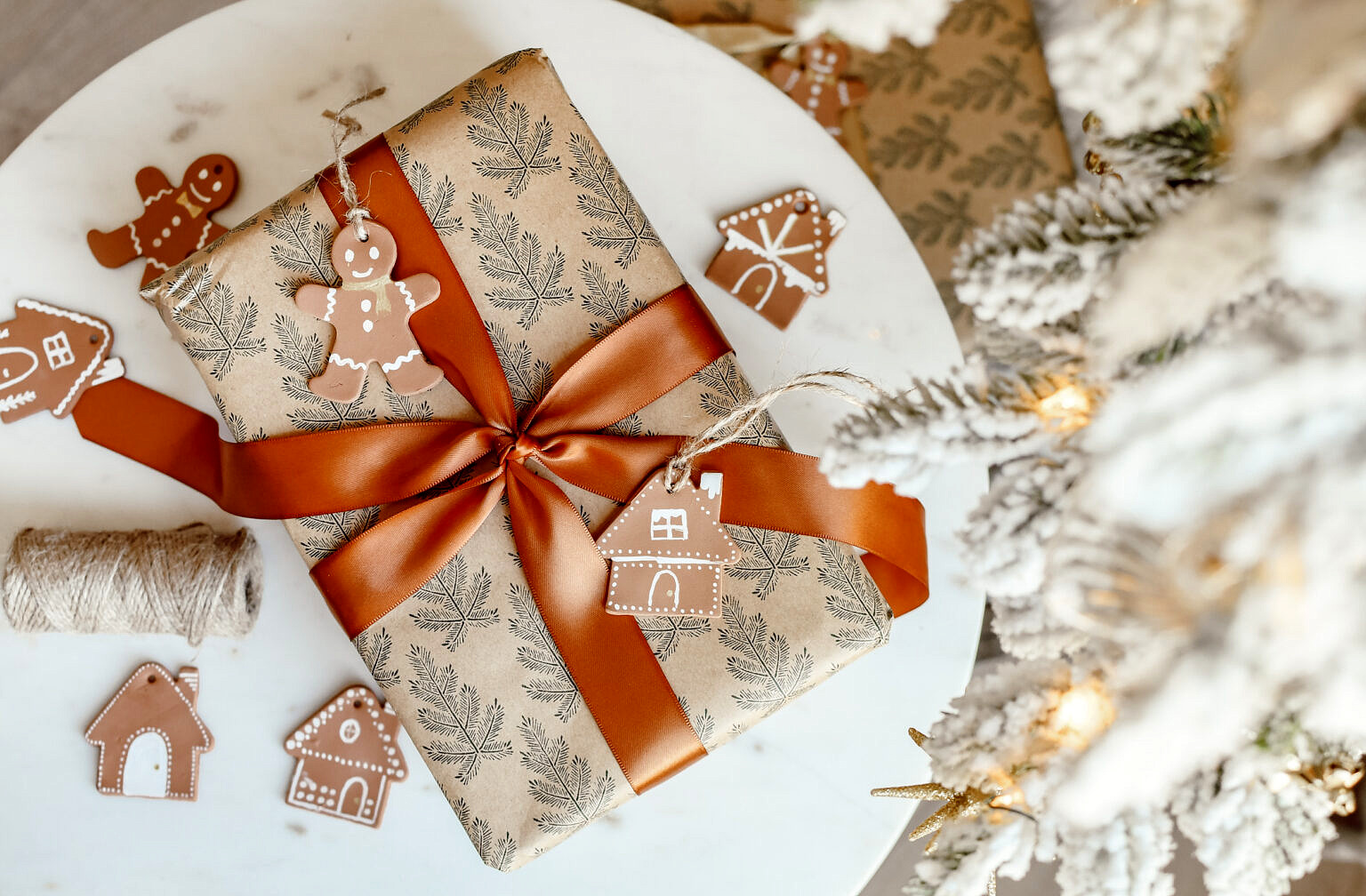 DIY | Gingerbread gift tags van klei maken - Christmaholic.nl
