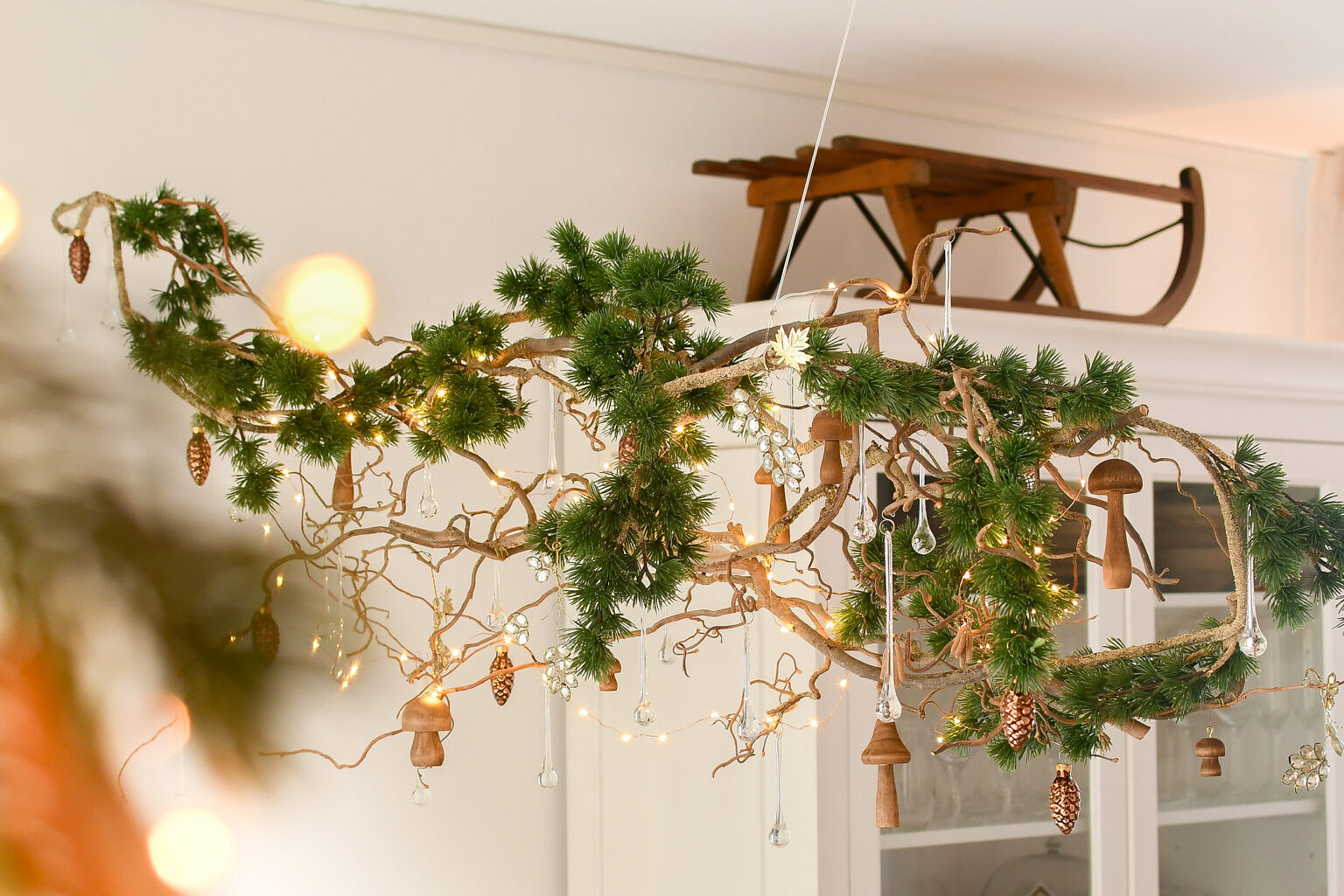 Kerstversiering boven de tafel (DIY) - Christmaholic.nl