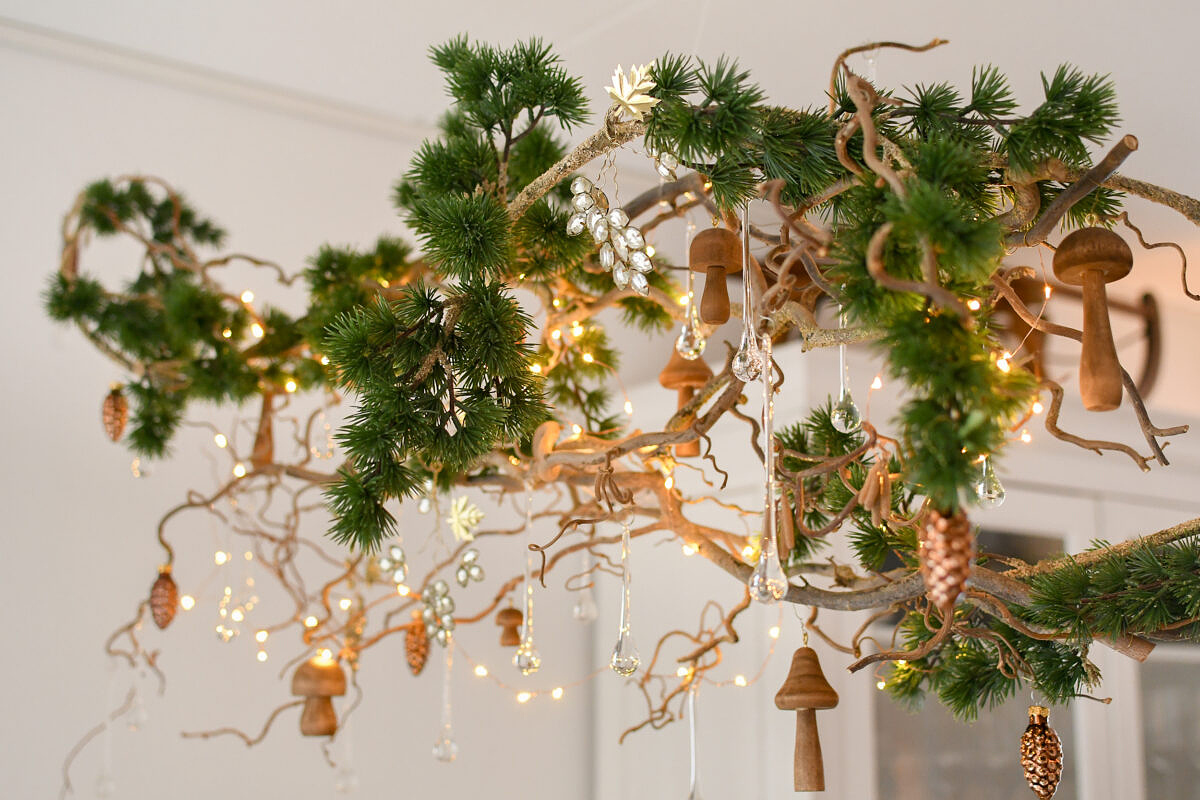Kerstversiering boven de tafel (DIY) - Christmaholic.nl
